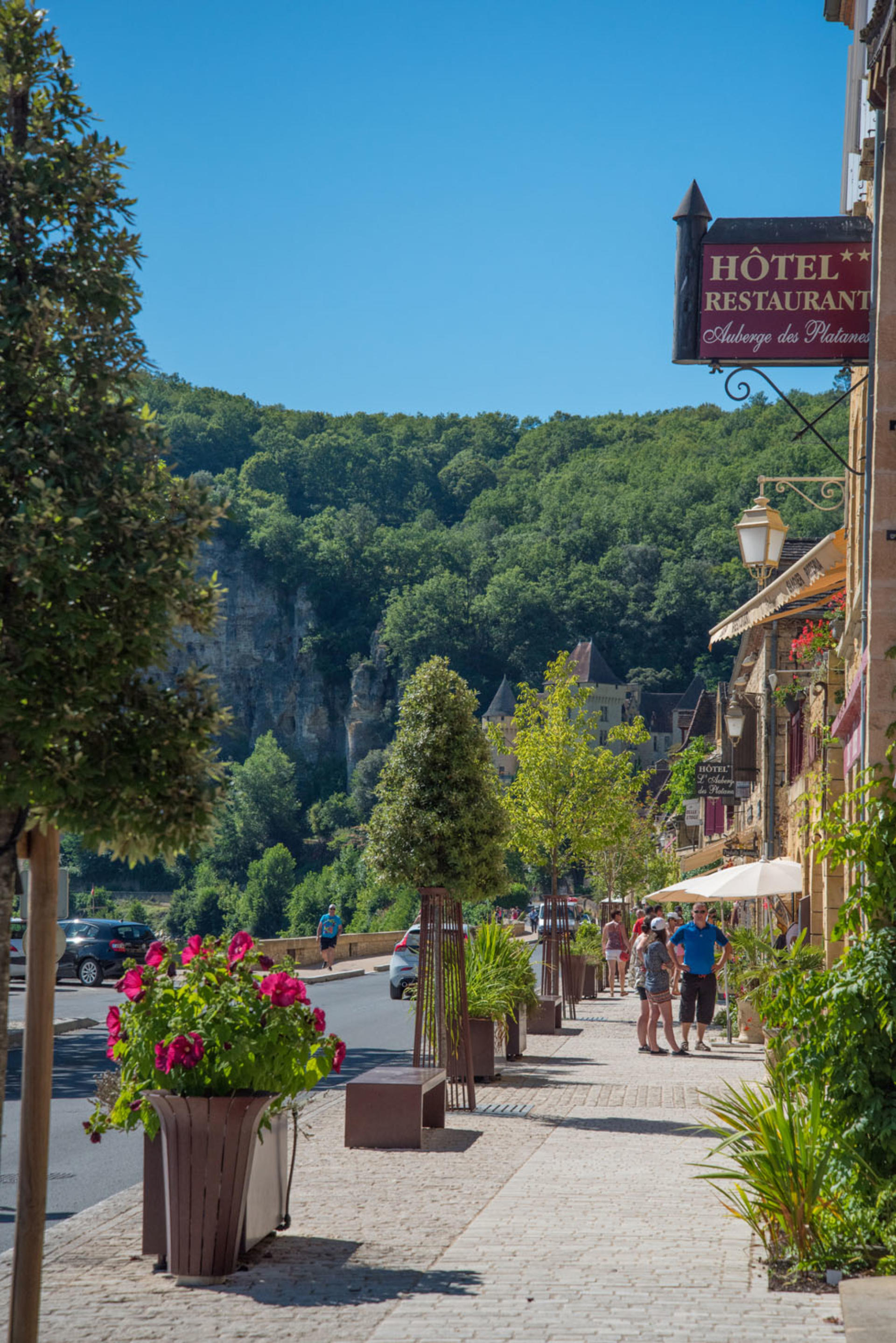 Visiter le village de la Roque-Gageac, l’un des plus beaux villages de ...