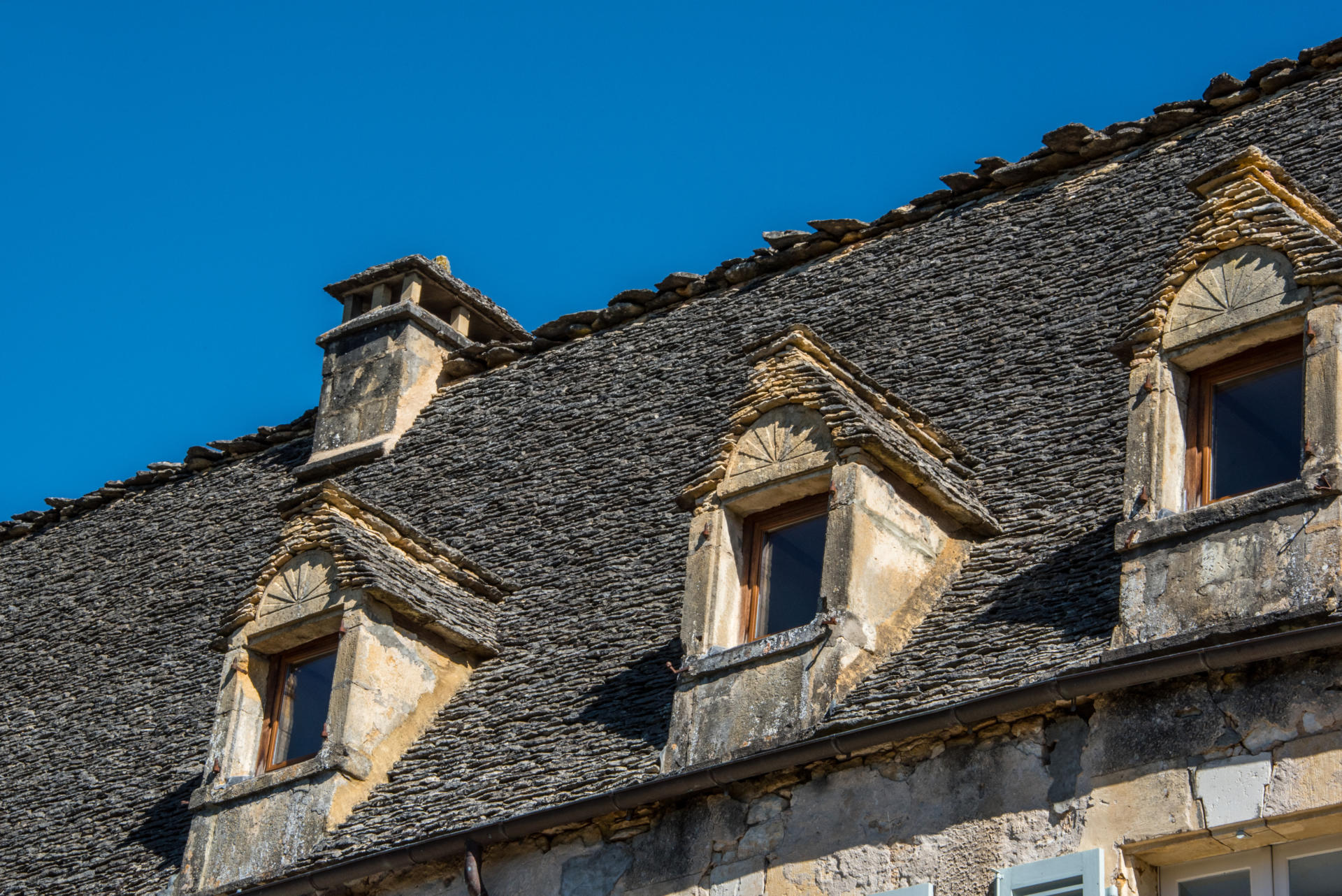 Les toits en lauze du Périgord : secrets et savoir-faire ancestral ...